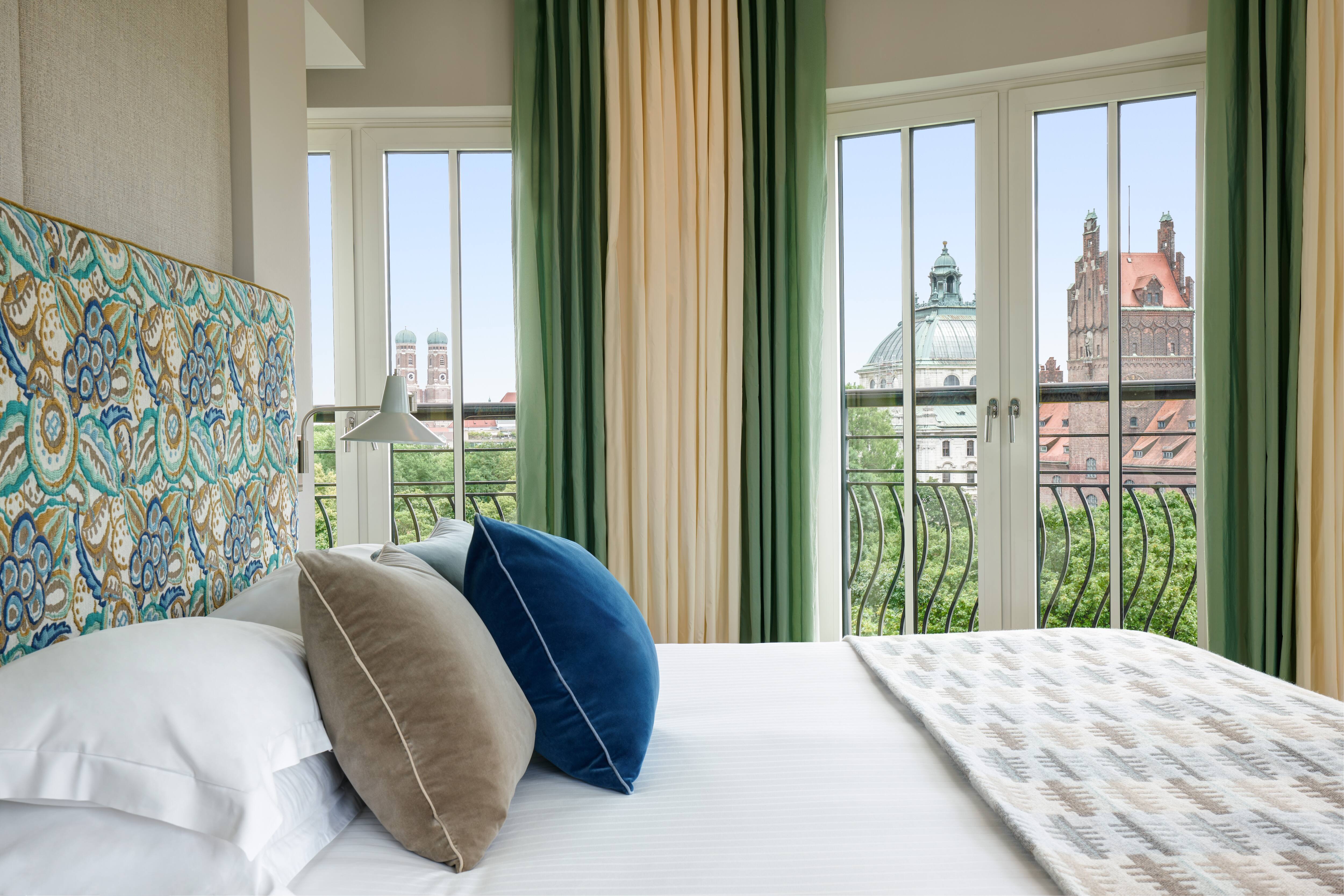 Signature Panoramic View Suite | The Charles Hotel Munich